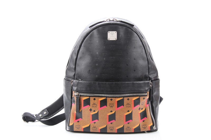 MCM Rucksack Dual Stark Large Schwarz Vinyl mit separat tragbarer Pochette