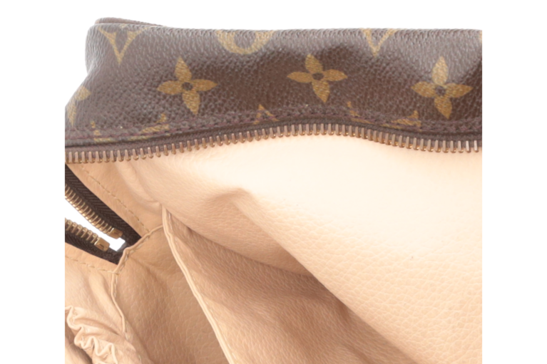 Louis Vuitton Necessaire GM Monogram Canvas M47522