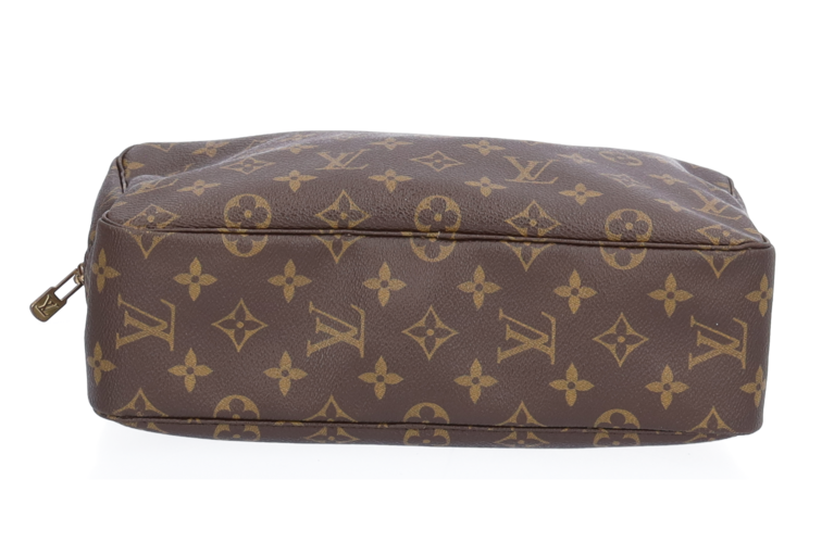 Louis Vuitton Necessaire GM Monogram Canvas M47522